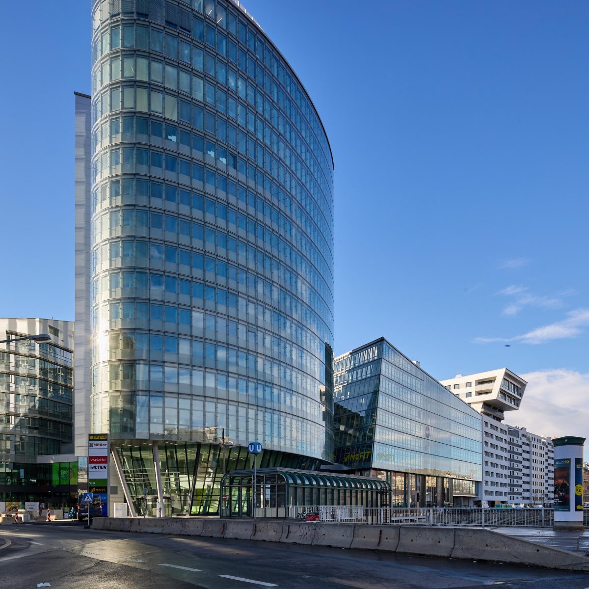 Mit dem Austria Wirtschaftsservice, ECOVIS Austria und dem H2 Hotel beziehen weitere Mieter das ...