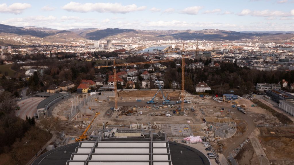 Raiffeisen Arena - das Linzer Stadion auf der Gugl