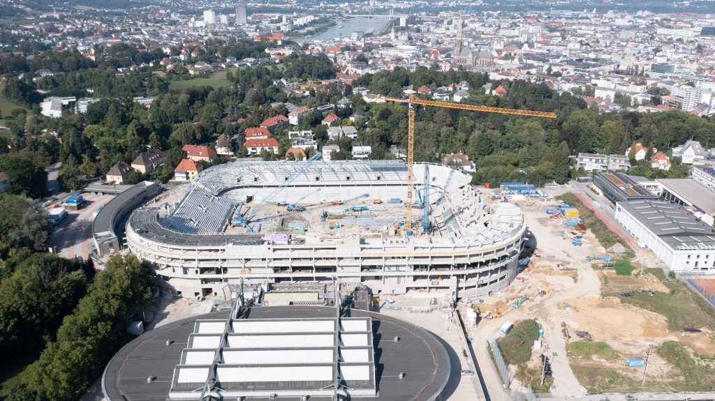 Raiffeisen Arena - das Linzer Stadion auf der Gugl