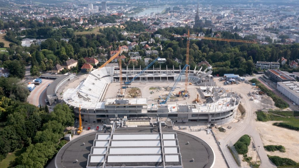 Raiffeisen Arena - das Linzer Stadion auf der Gugl