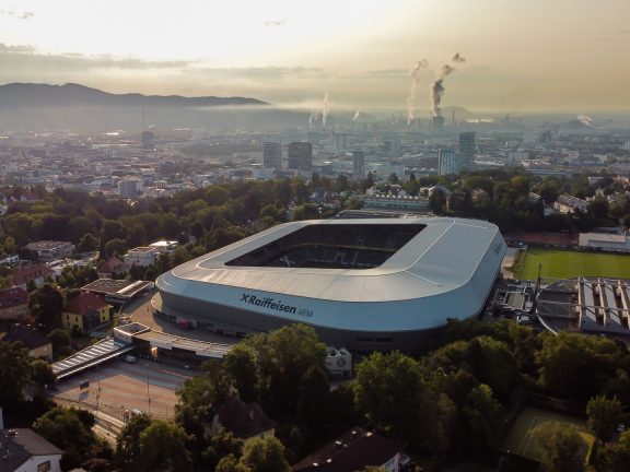 Raiffeisen Arena - das Linzer Stadion auf der Gugl
