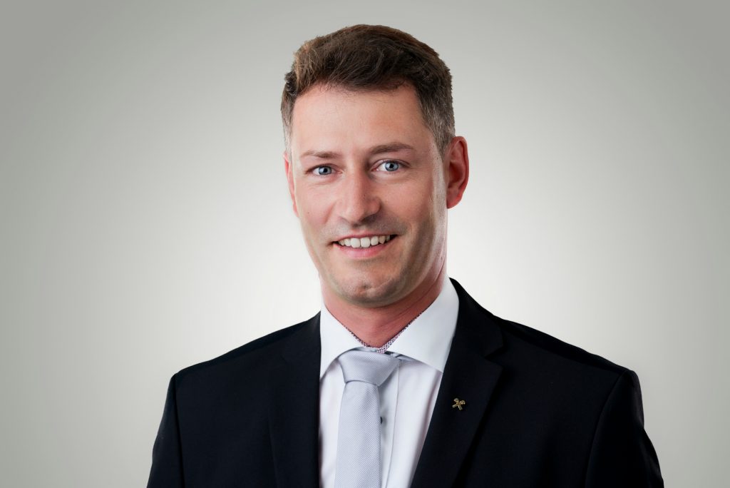 Mitarbeiter auf der Bühne